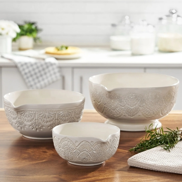 The Pioneer Woman | Dining | New 225 Pioneer Woman Vintage Lace Linen ...